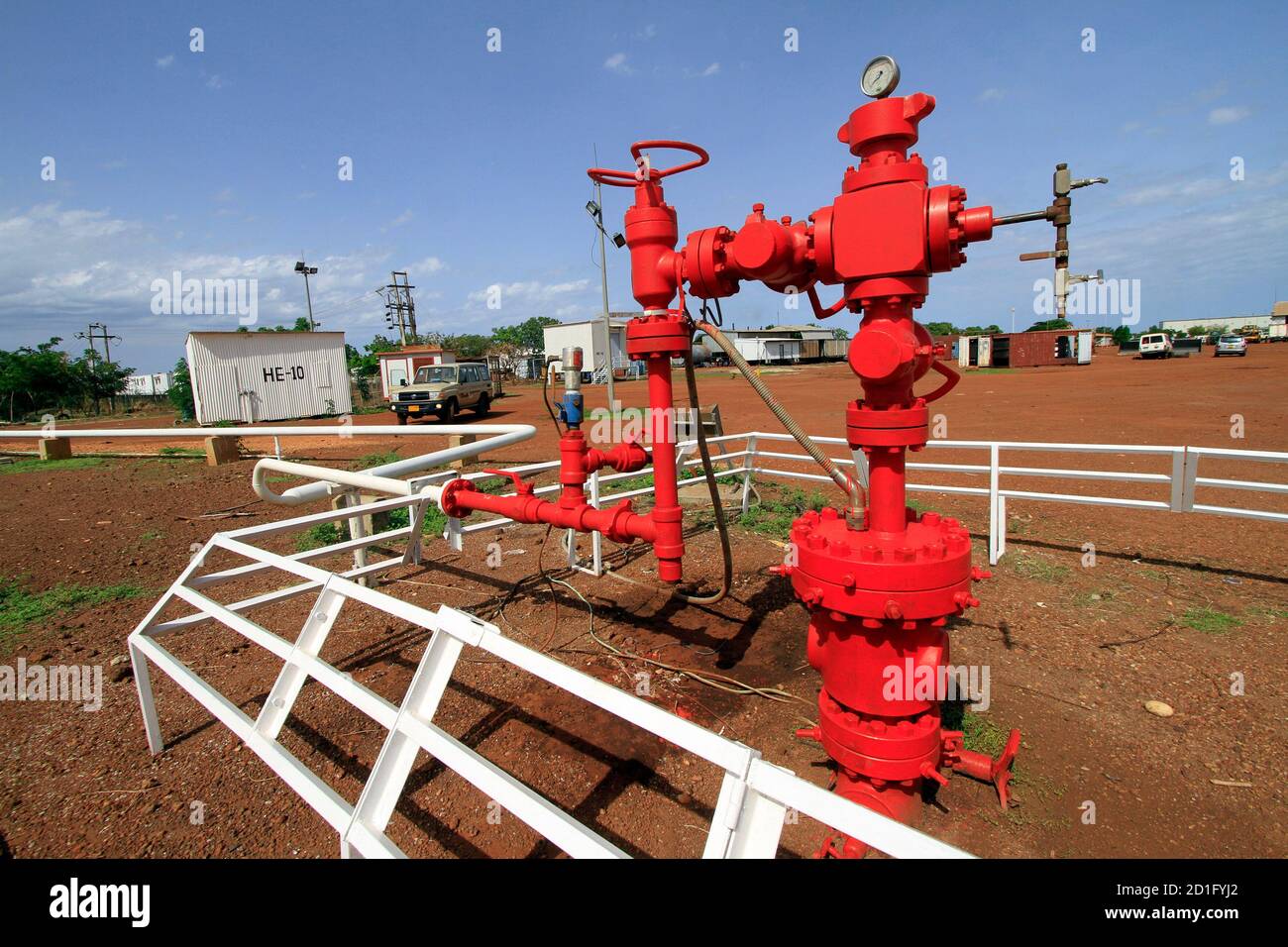 Oil Wellhead High Resolution Stock Photography and Images - Alamy