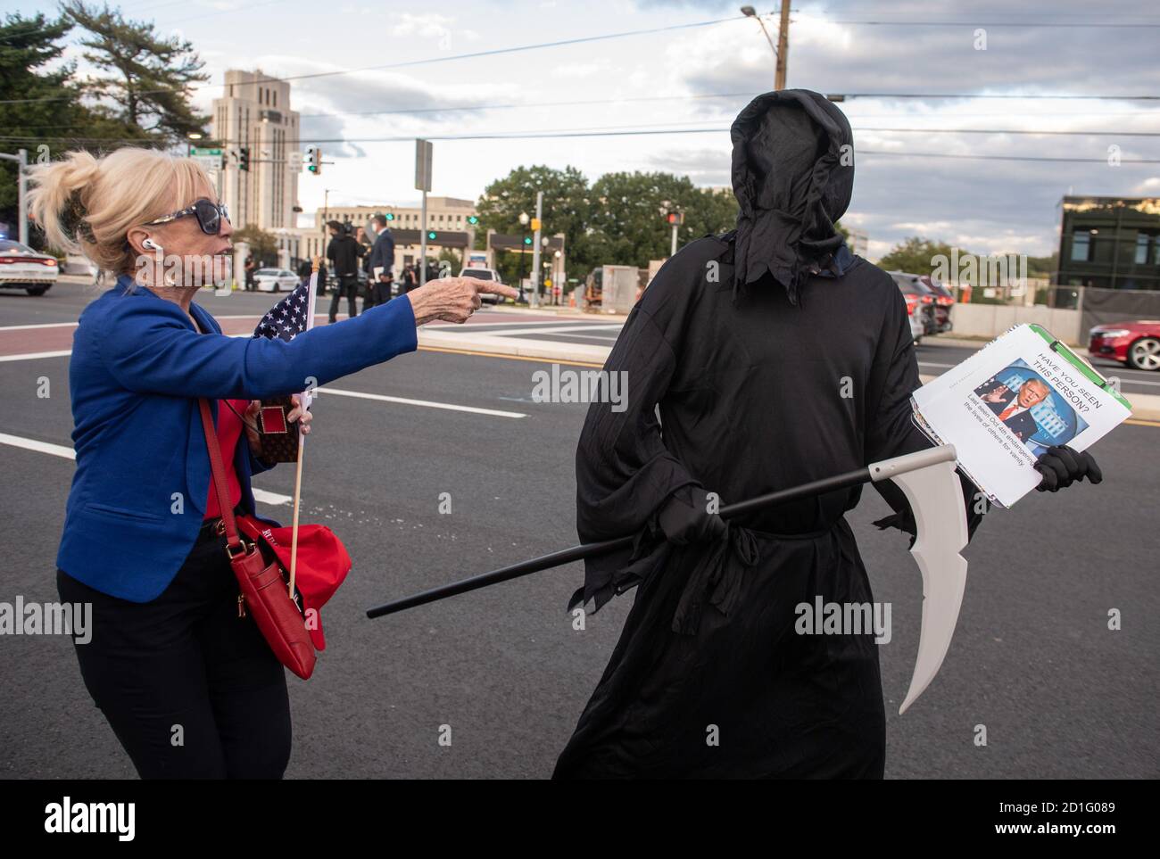 Grim reaper woman hi-res stock photography and images - Alamy