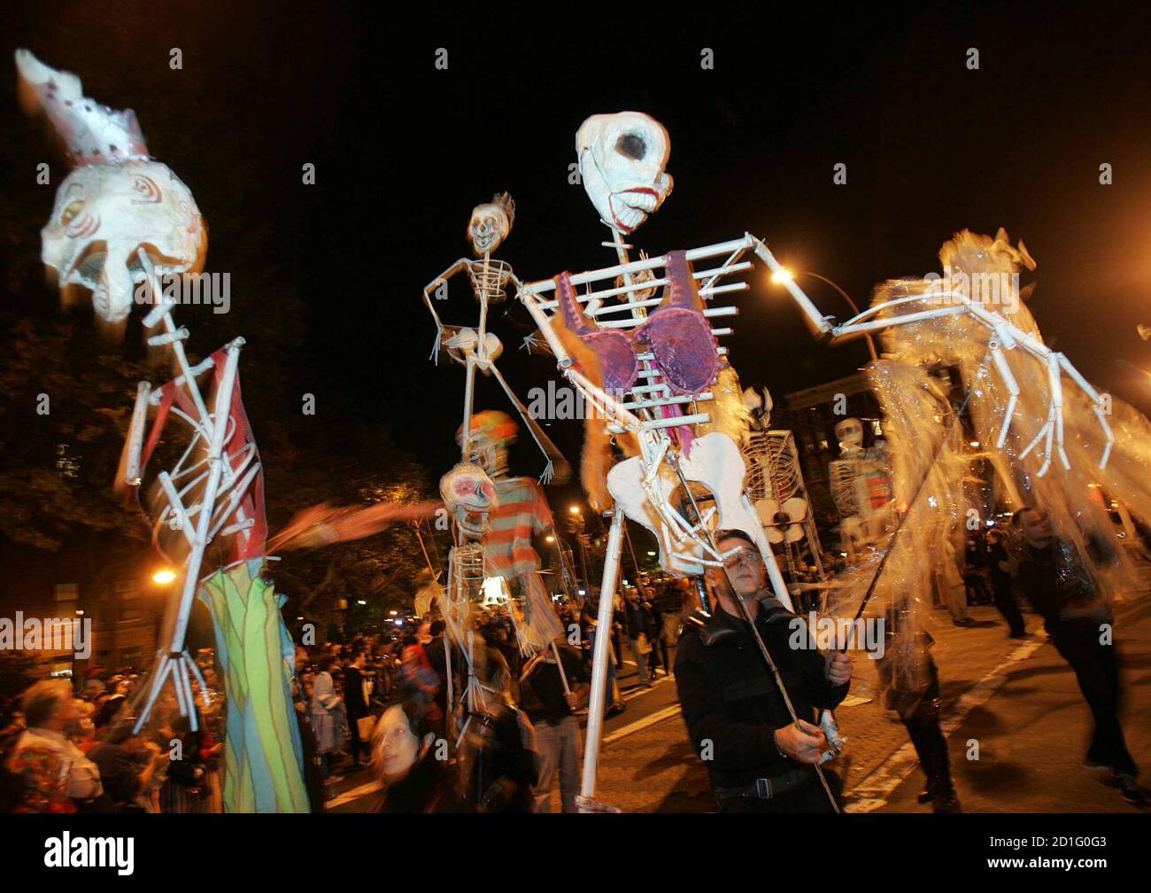 Skeleton puppets hi-res stock photography and images - Alamy