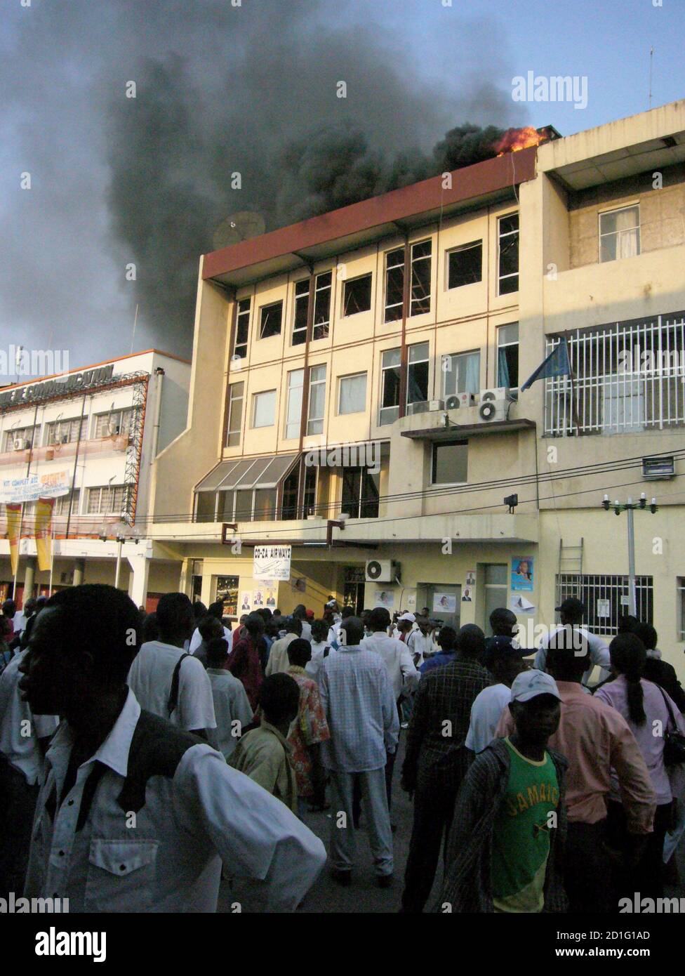 Democratic republic congo housing hi-res stock photography and images ...