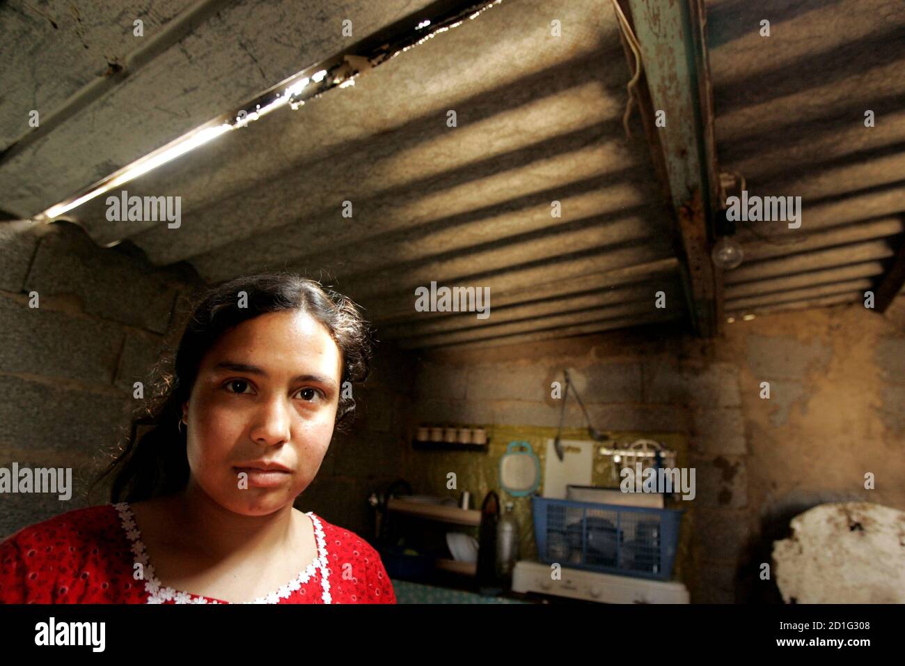 Slum inhabitants hi-res stock photography and images - Alamy