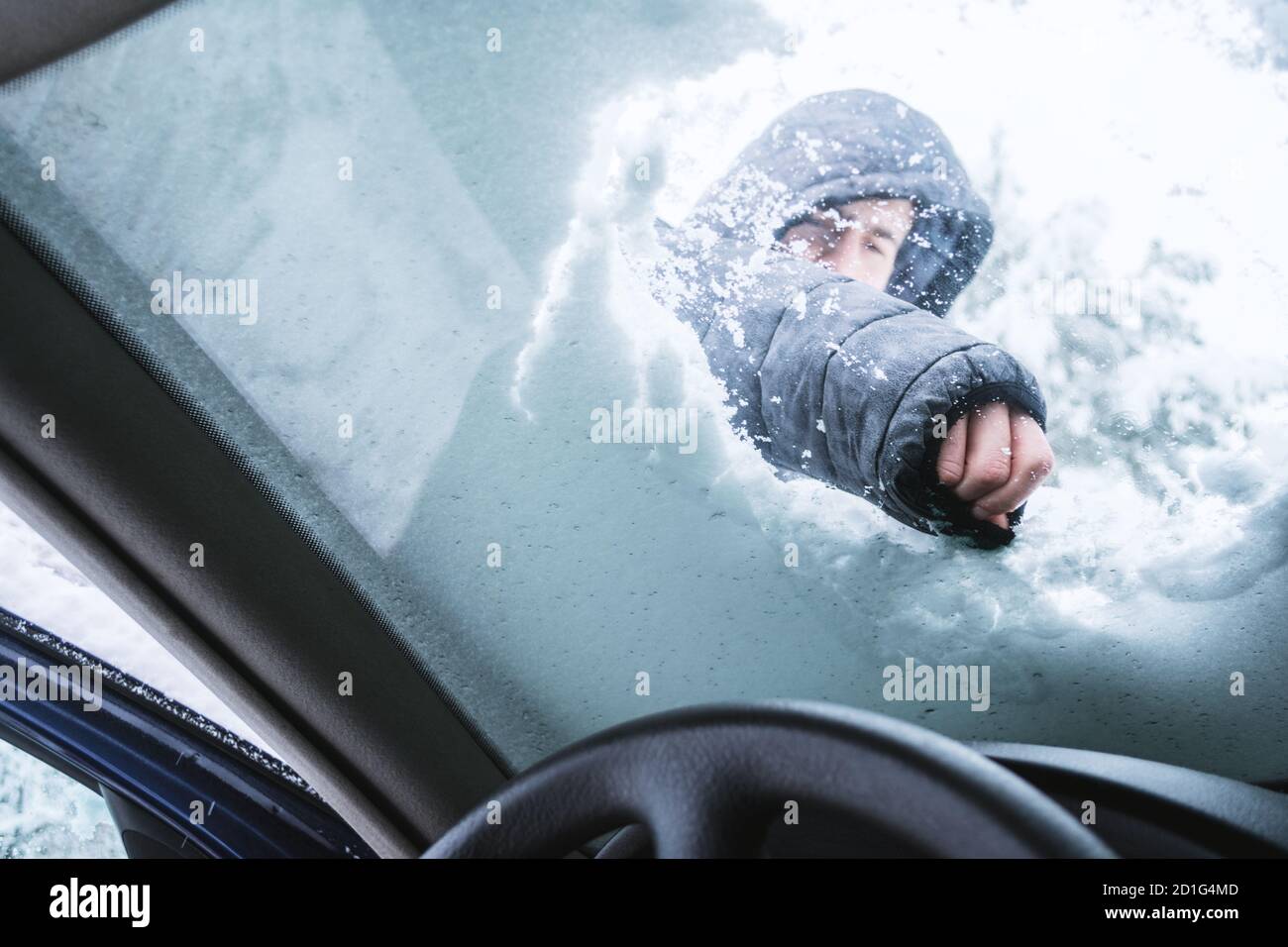 Windshield view hi-res stock photography and images - Alamy