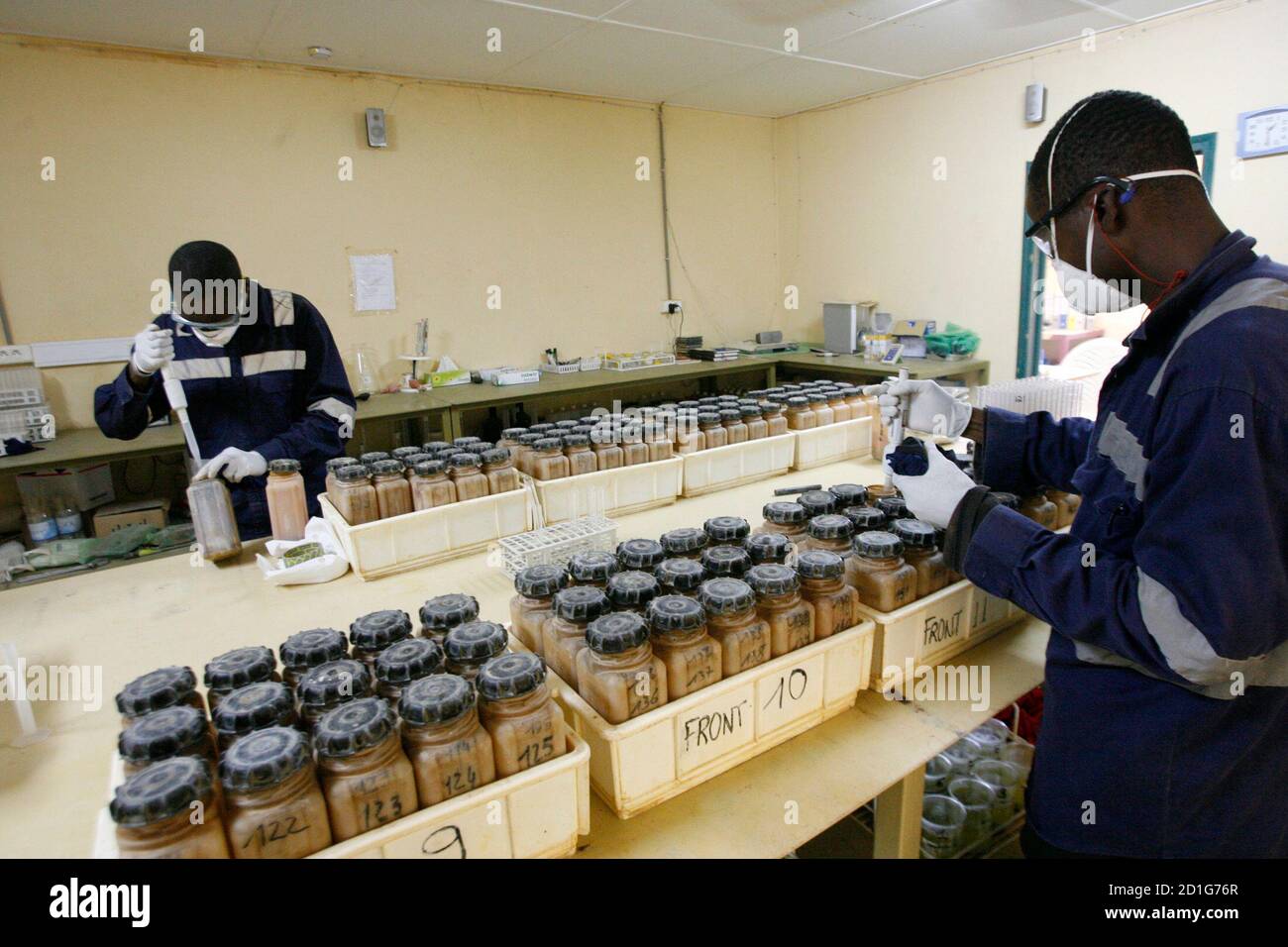 Ivory coast gold mine hi-res stock photography and images - Alamy