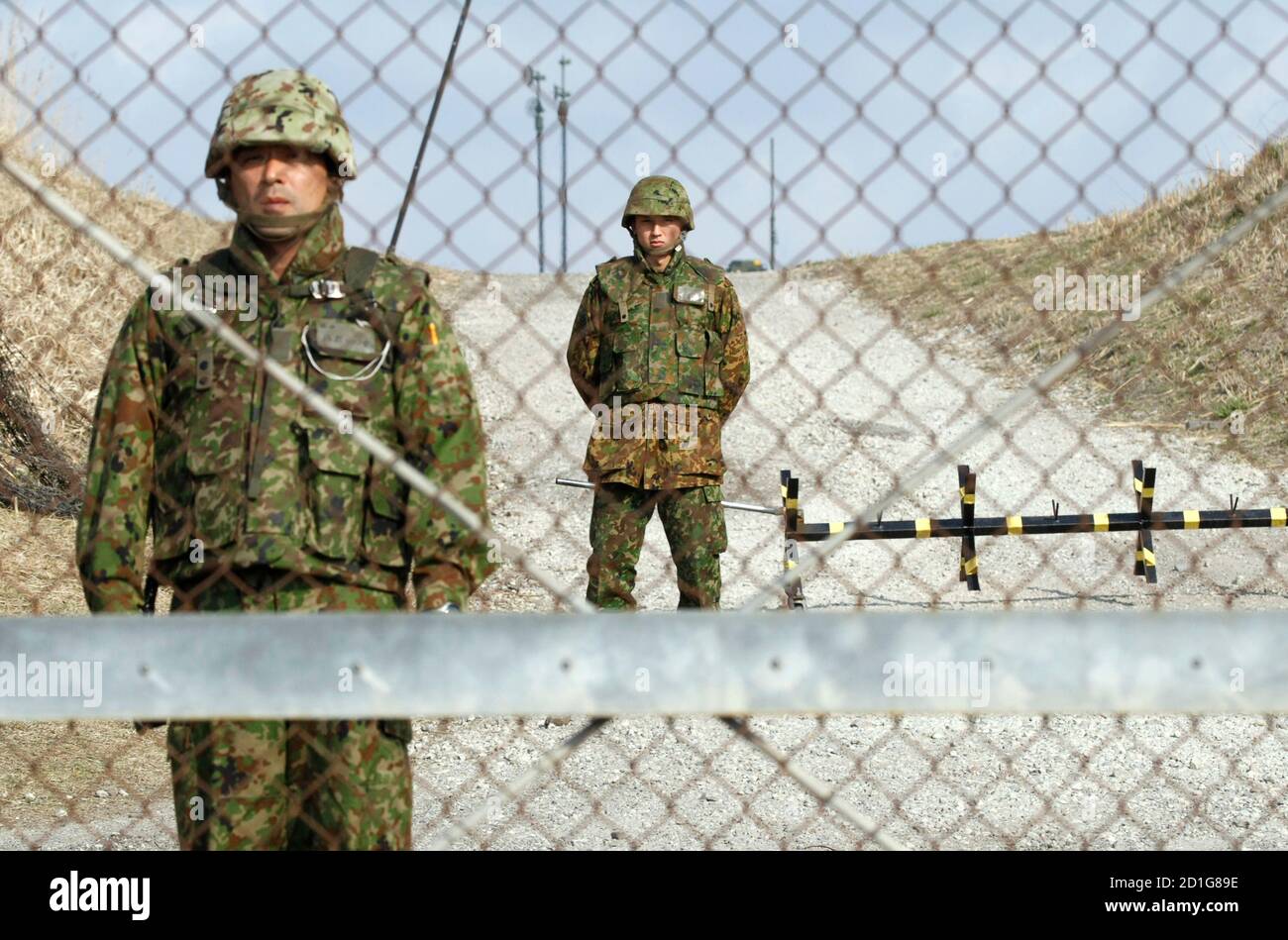 Japanese soldiers fence hi-res stock photography and images - Alamy