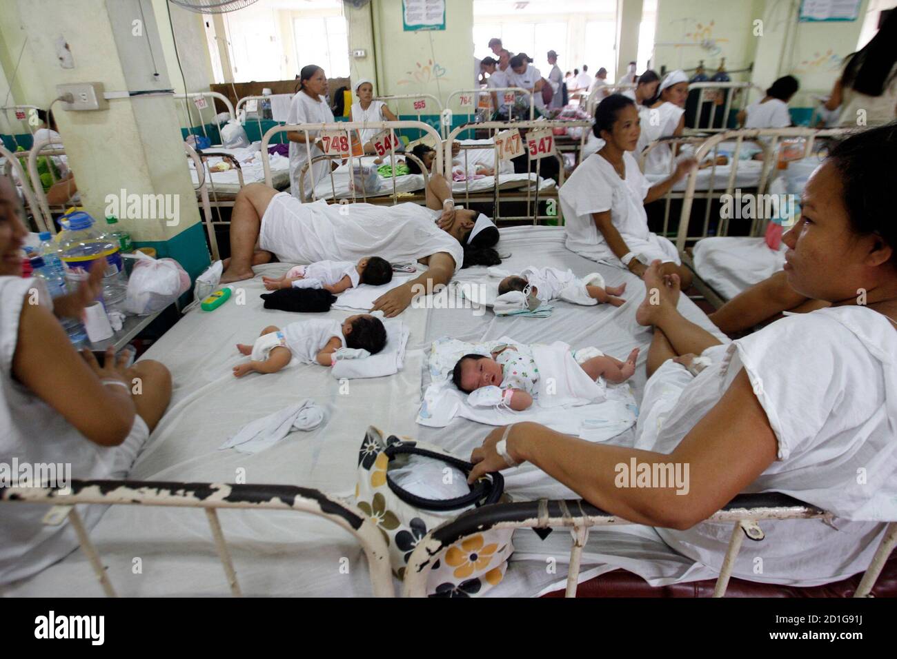 Filipino born hi-res stock photography and images - Alamy