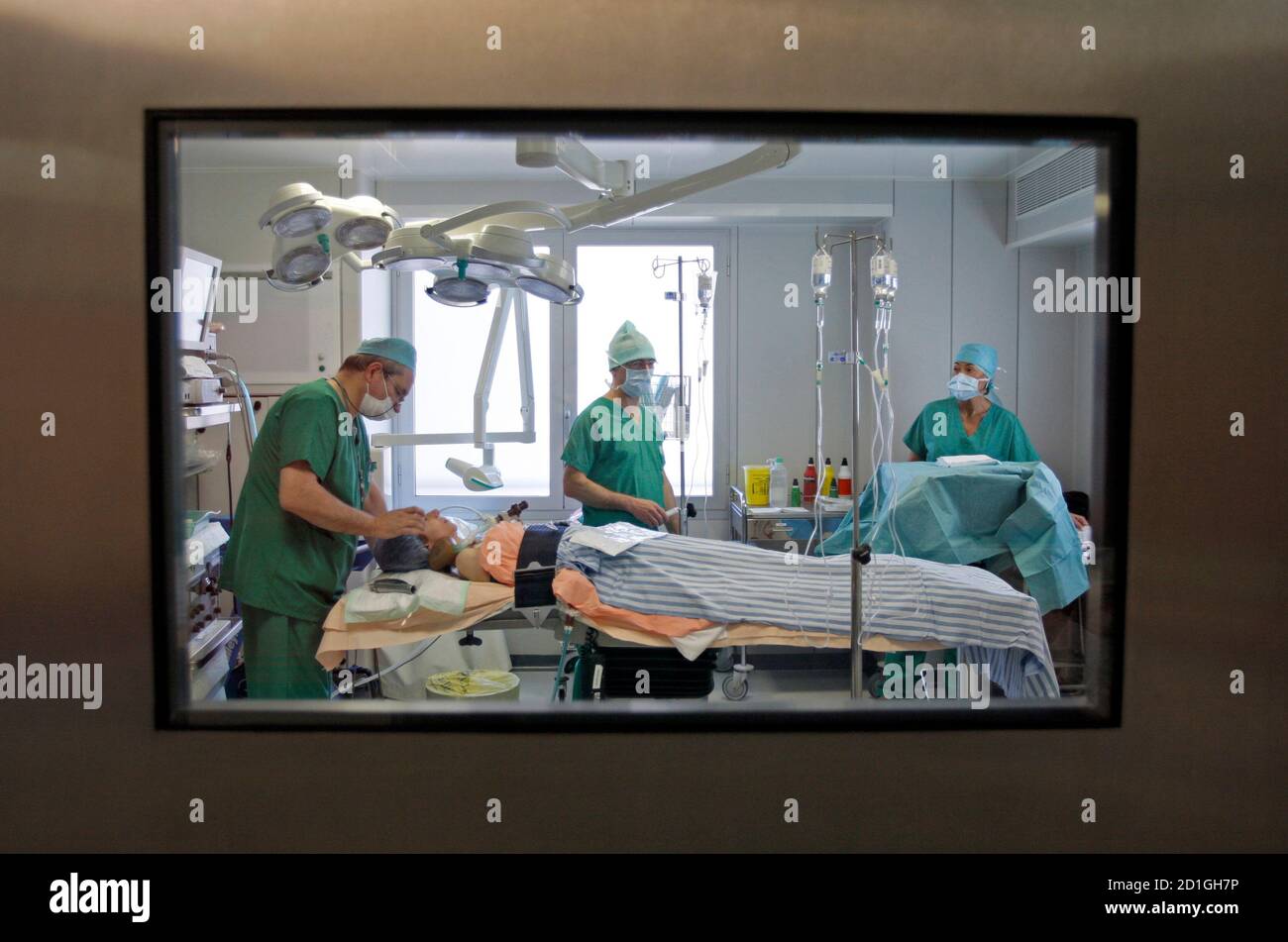 Ambroise pare operating hi-res stock photography and images - Alamy