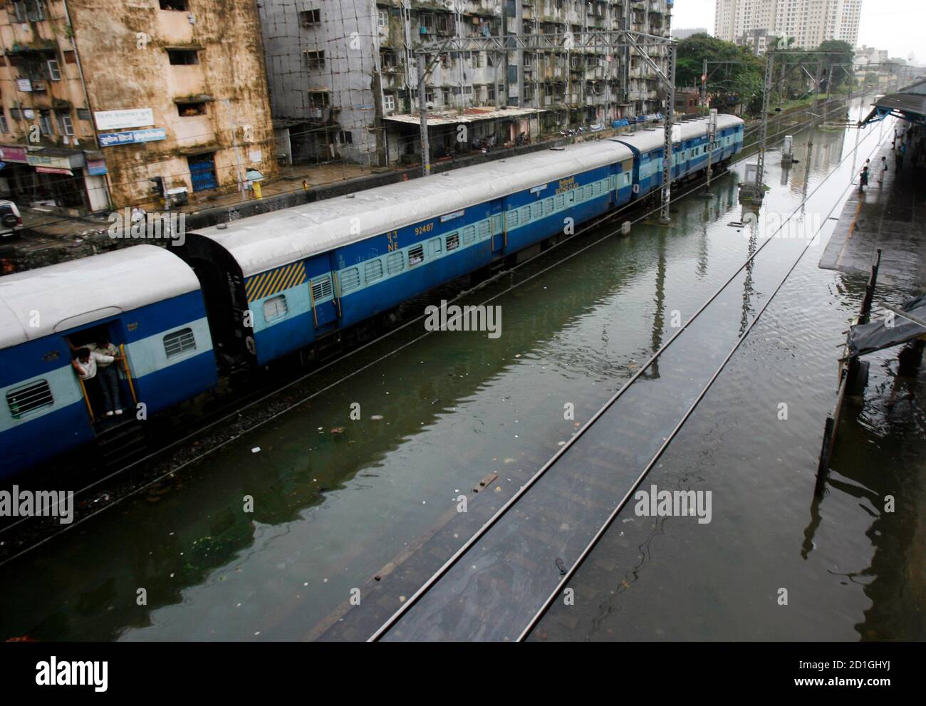 Mumbai flood hi-res stock photography and images - Alamy