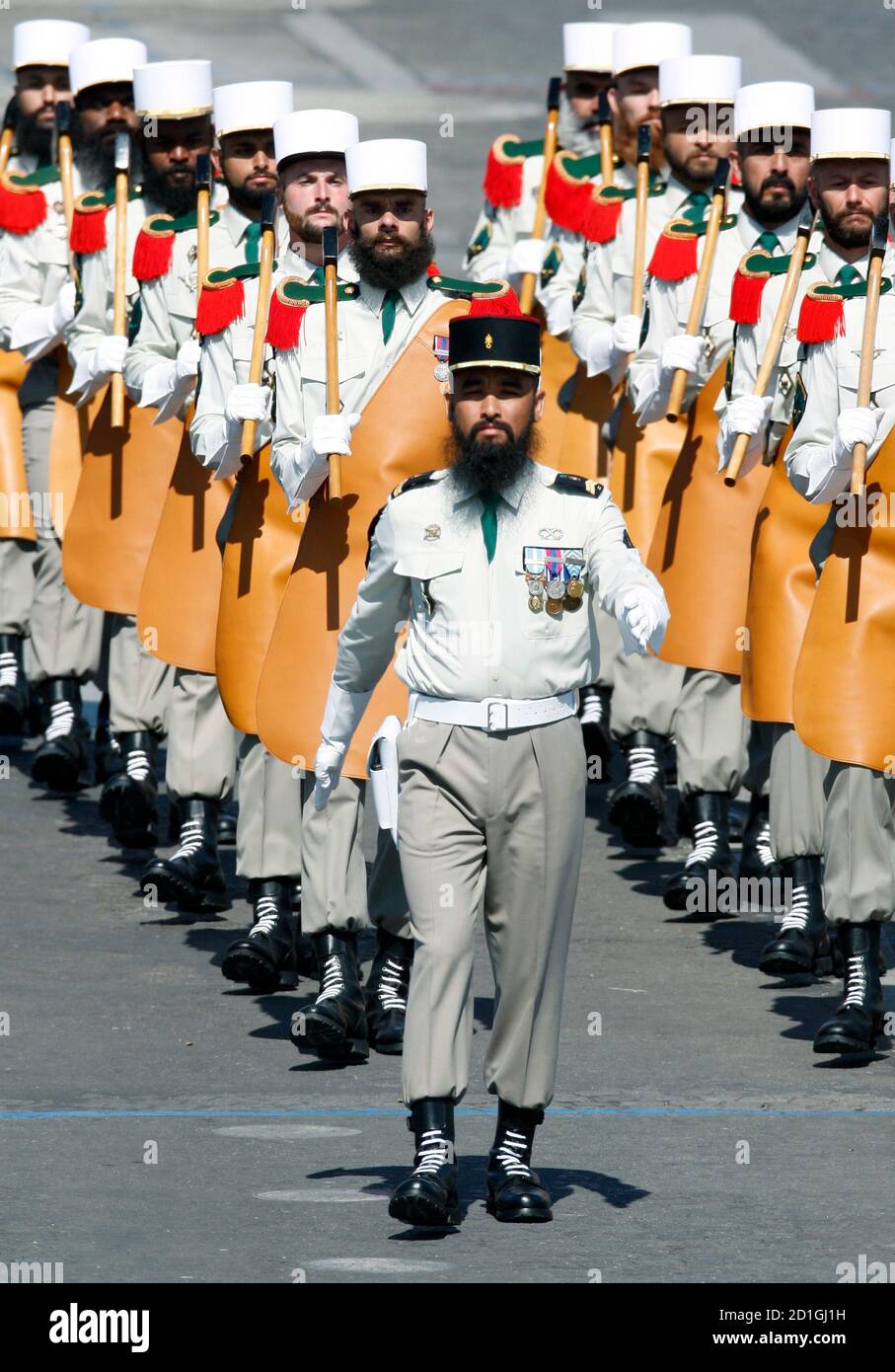 French foreign legion parade during hi-res stock photography and images ...