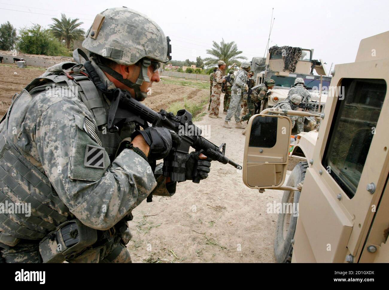 U s army take cover after hi-res stock photography and images - Alamy