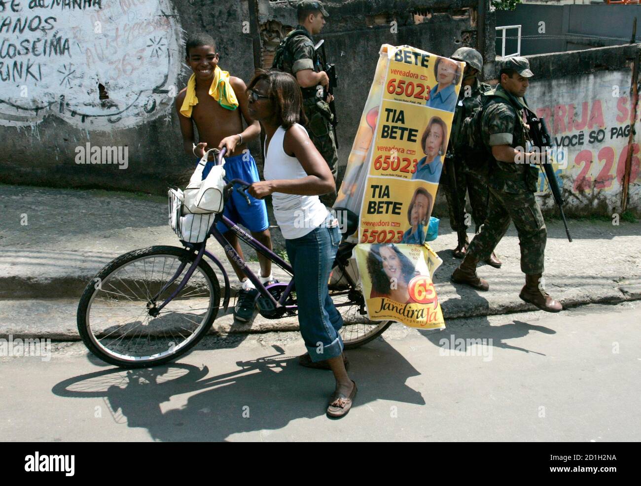 Brazilian government slums hi-res stock photography and images - Alamy