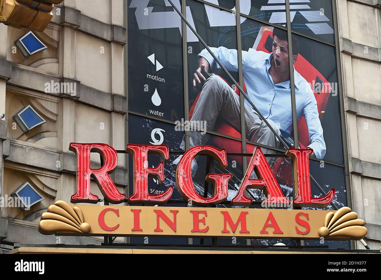 Projection theatres hi-res stock photography and images - Alamy