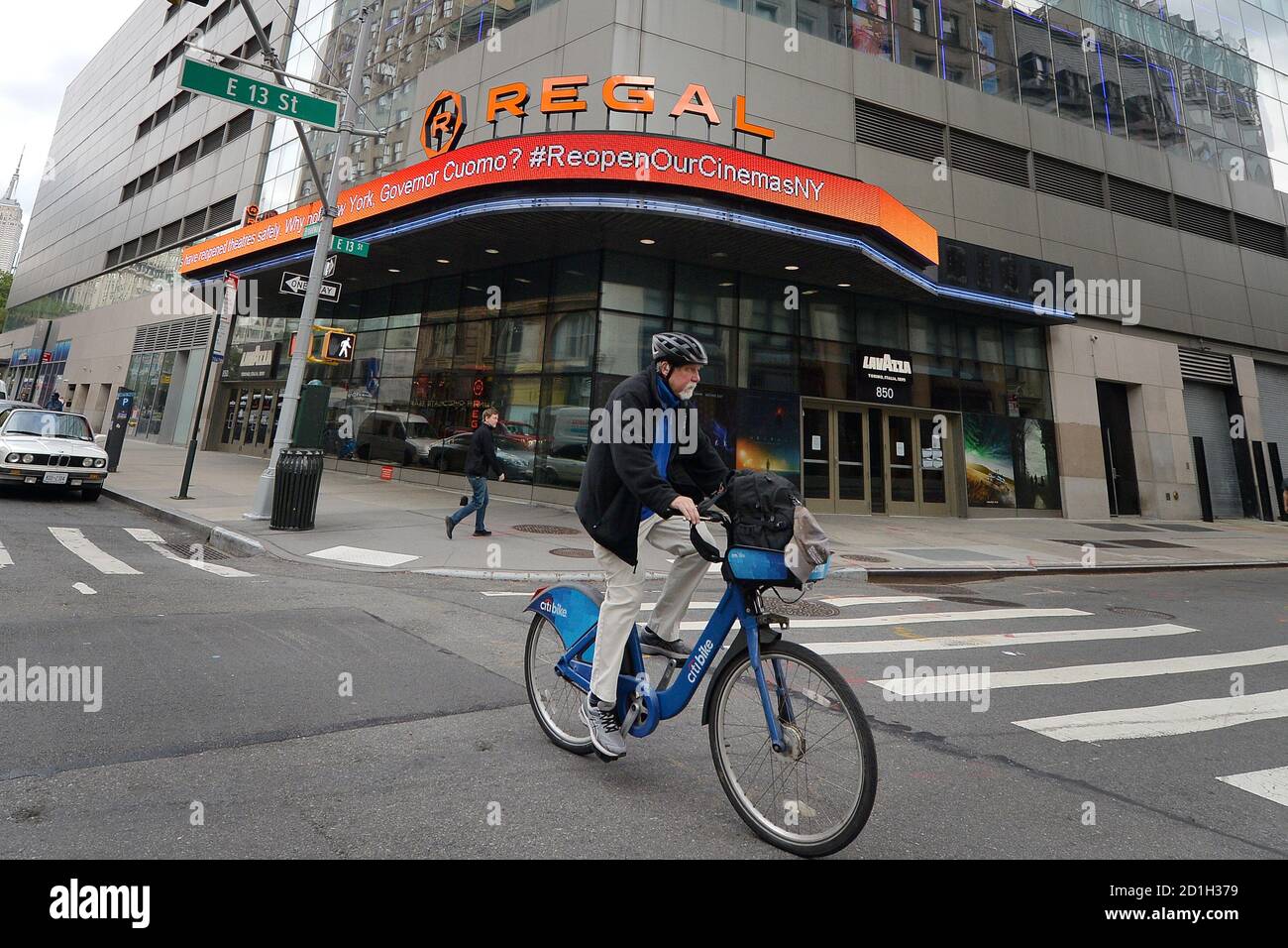 Cineworld popcorn hi-res stock photography and images - Alamy