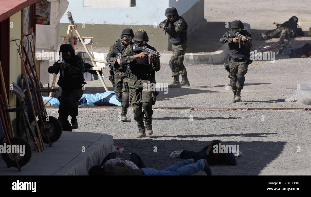 Mexican army special forces hi-res stock photography and images - Alamy