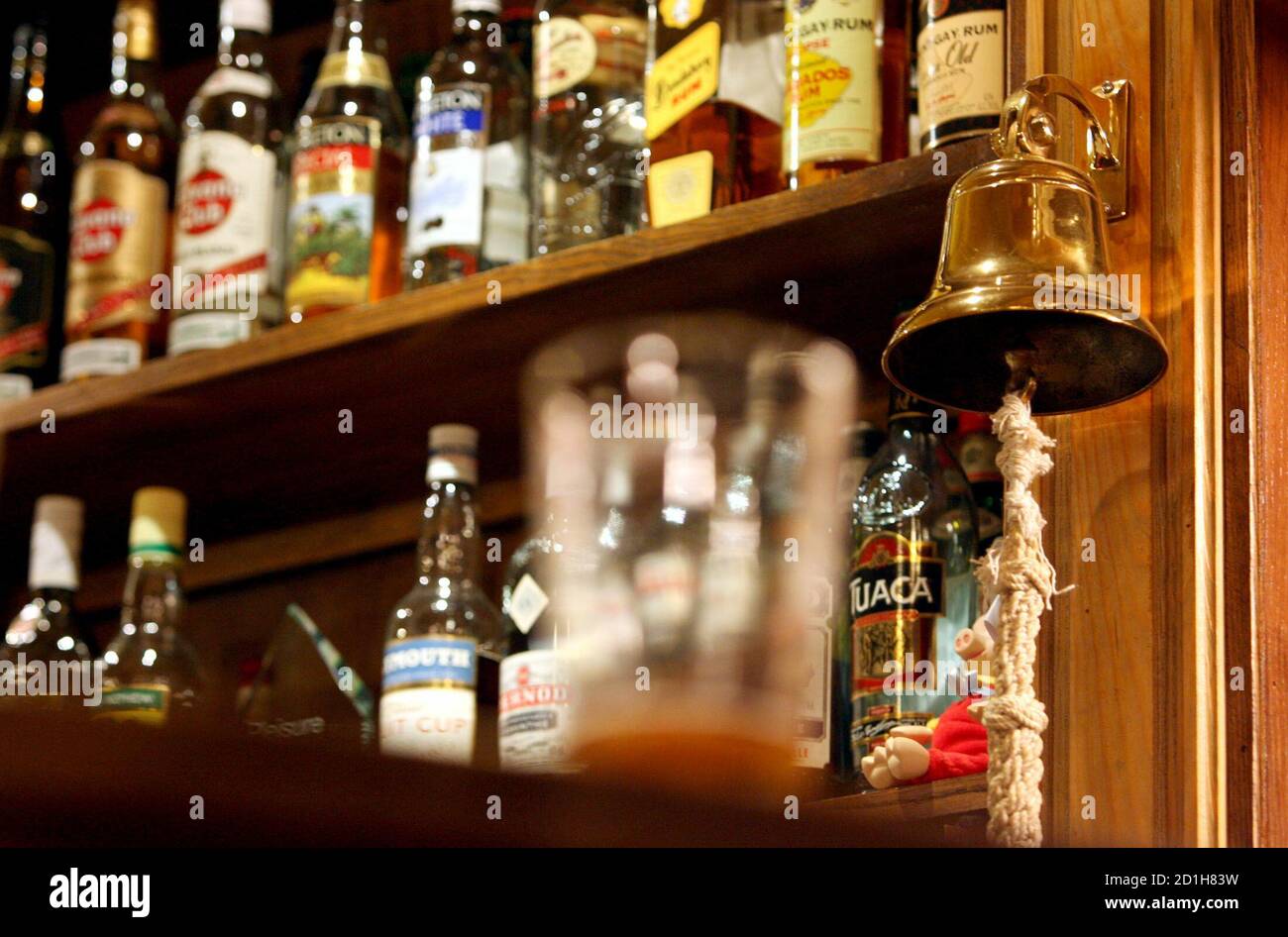 Alcohol in shops england hi-res stock photography and images - Alamy