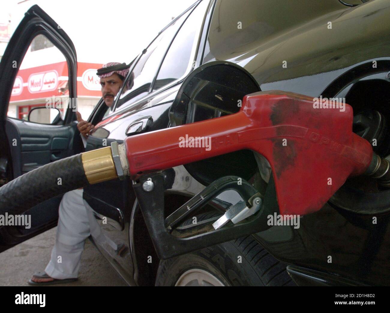 Saudi arabia gas station hi-res stock photography and images - Alamy