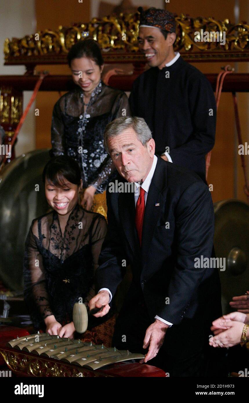 George loh hi-res stock photography and images - Alamy