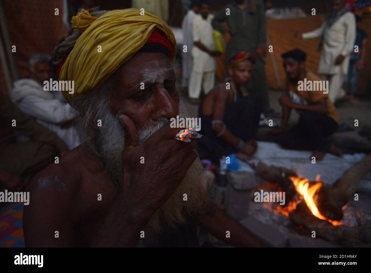 Pakistani devotees (Malang) busy in their activities ahead of 977th ...