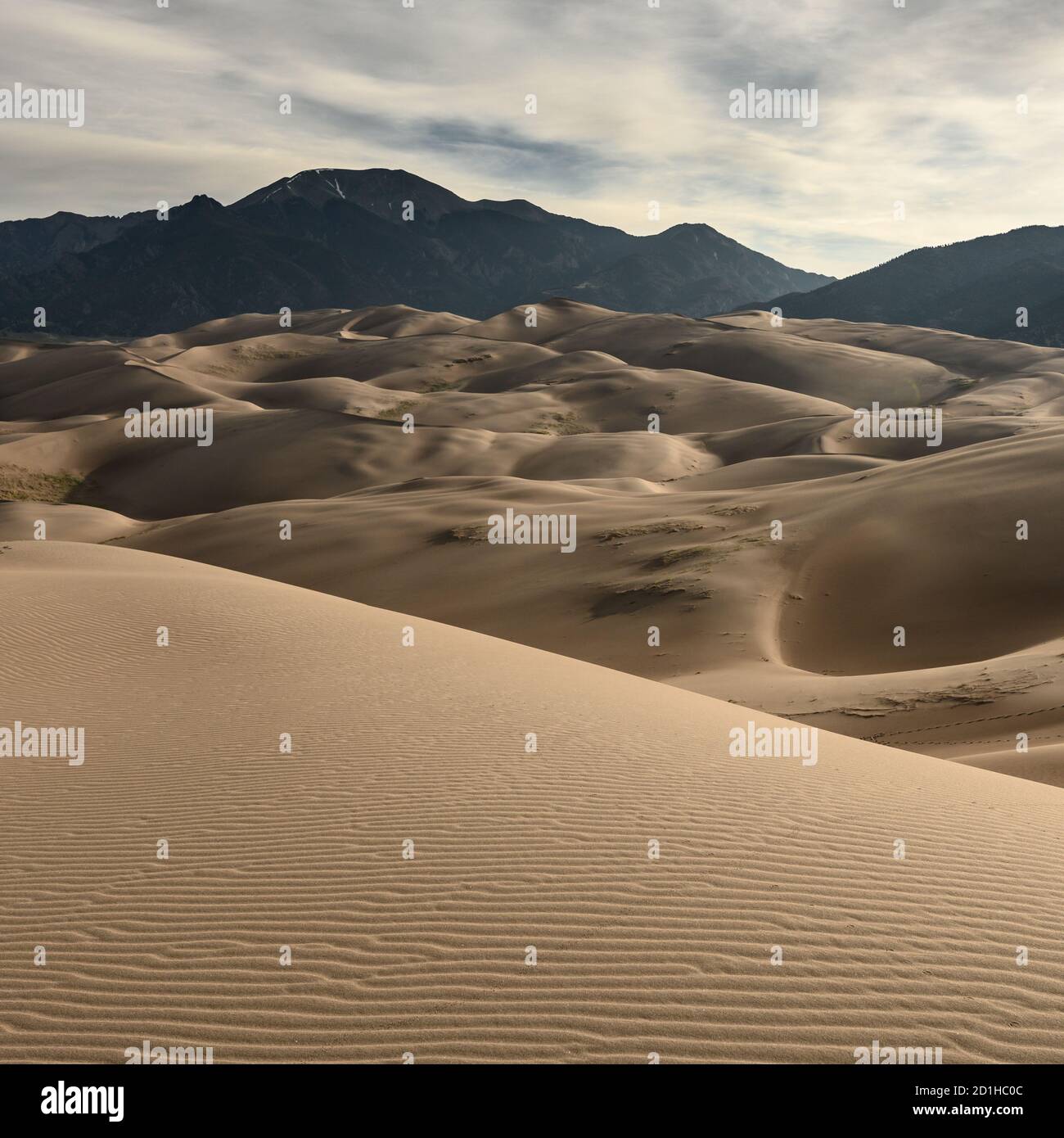 Large clouds loom hi-res stock photography and images - Alamy