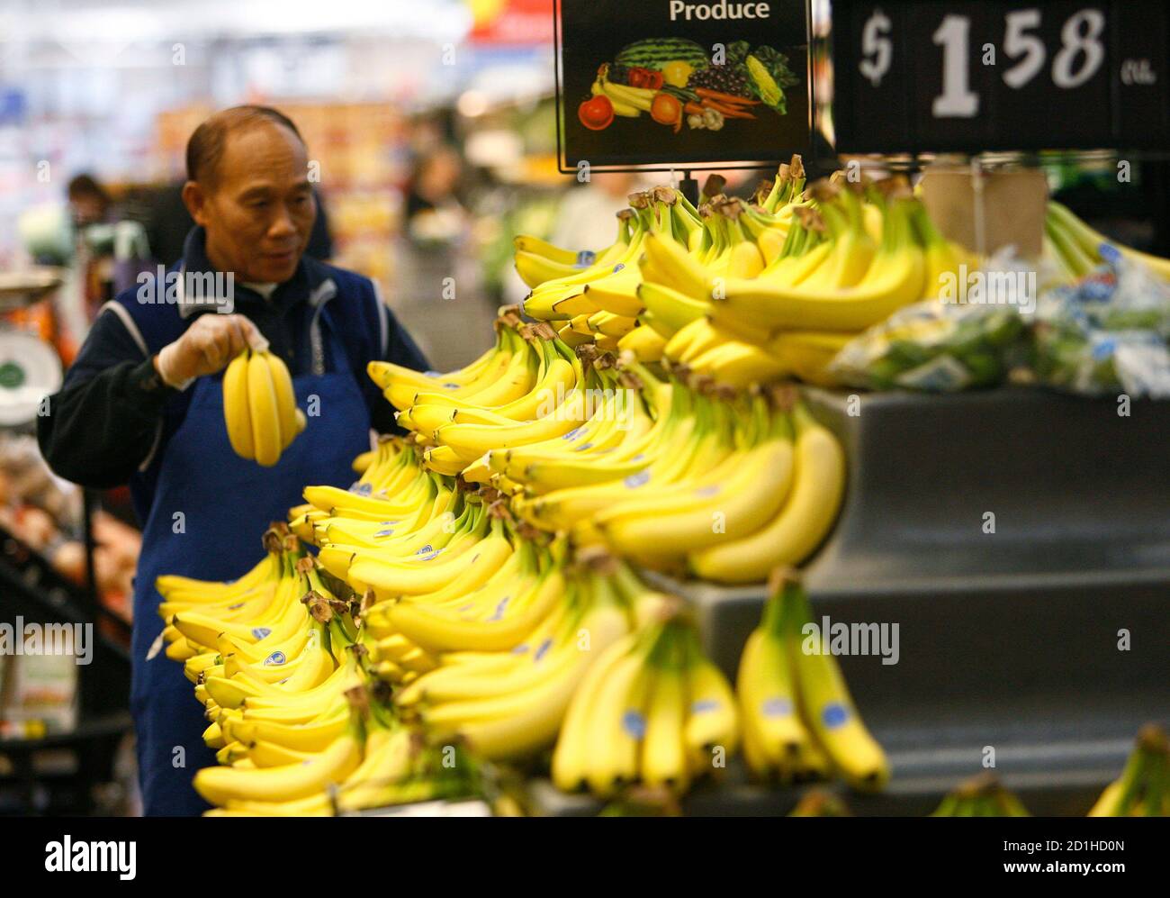 Walmart And Staples High Resolution Stock Photography and Images - Alamy
