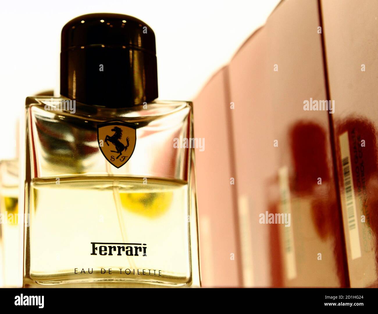Perfume chain hi-res stock photography and images - Alamy