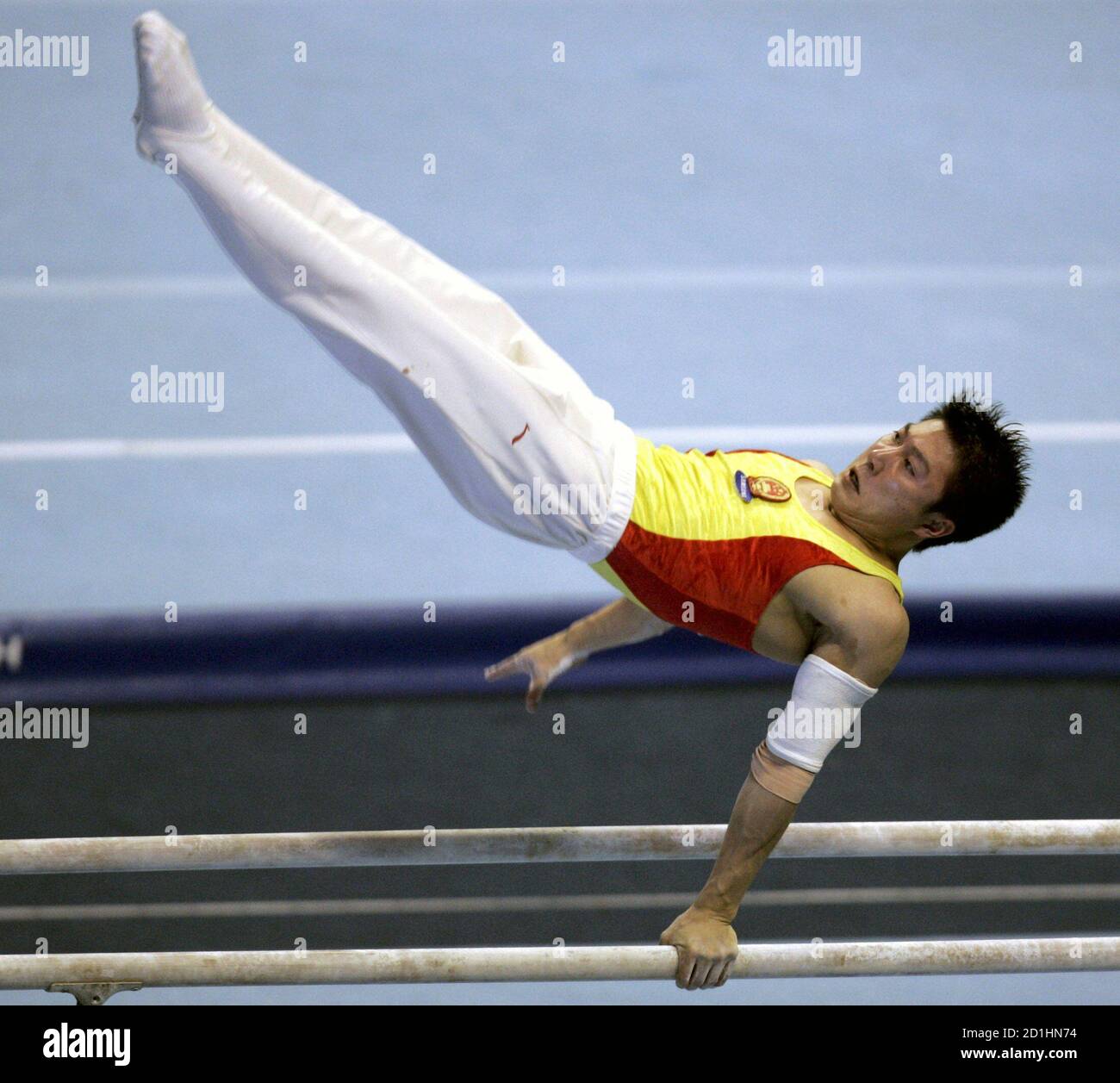 Bars apparatus hi-res stock photography and images - Alamy