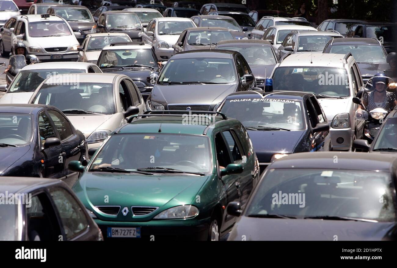 Traffic jam italy hi-res stock photography and images - Alamy