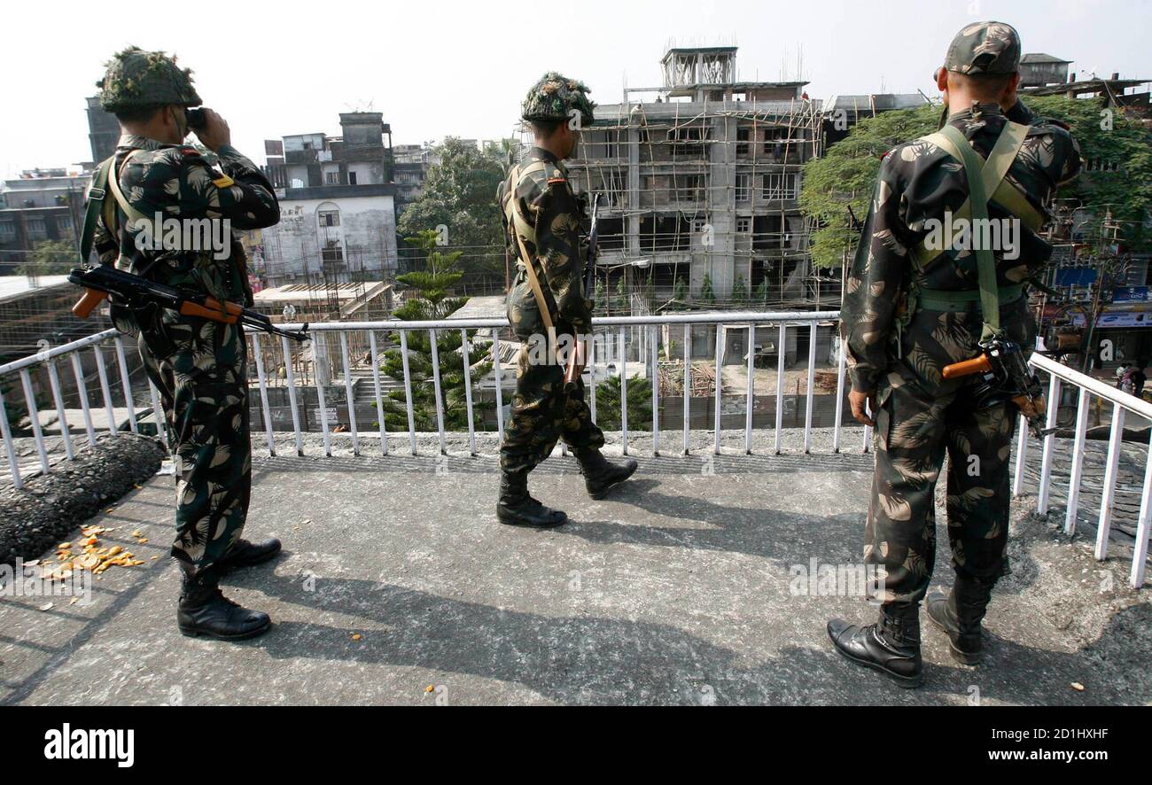 Indian army soldiers during guard hi-res stock photography and images ...