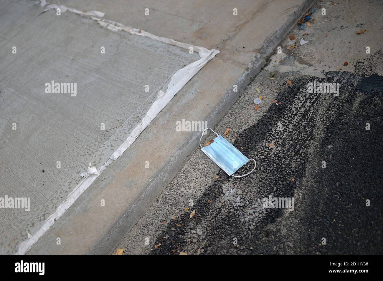 Curb rise hi-res stock photography and images - Alamy