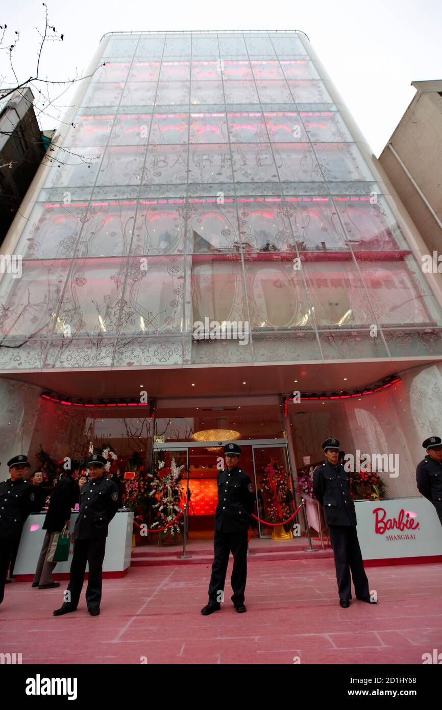 China barbie doll hi-res stock photography and images - Alamy