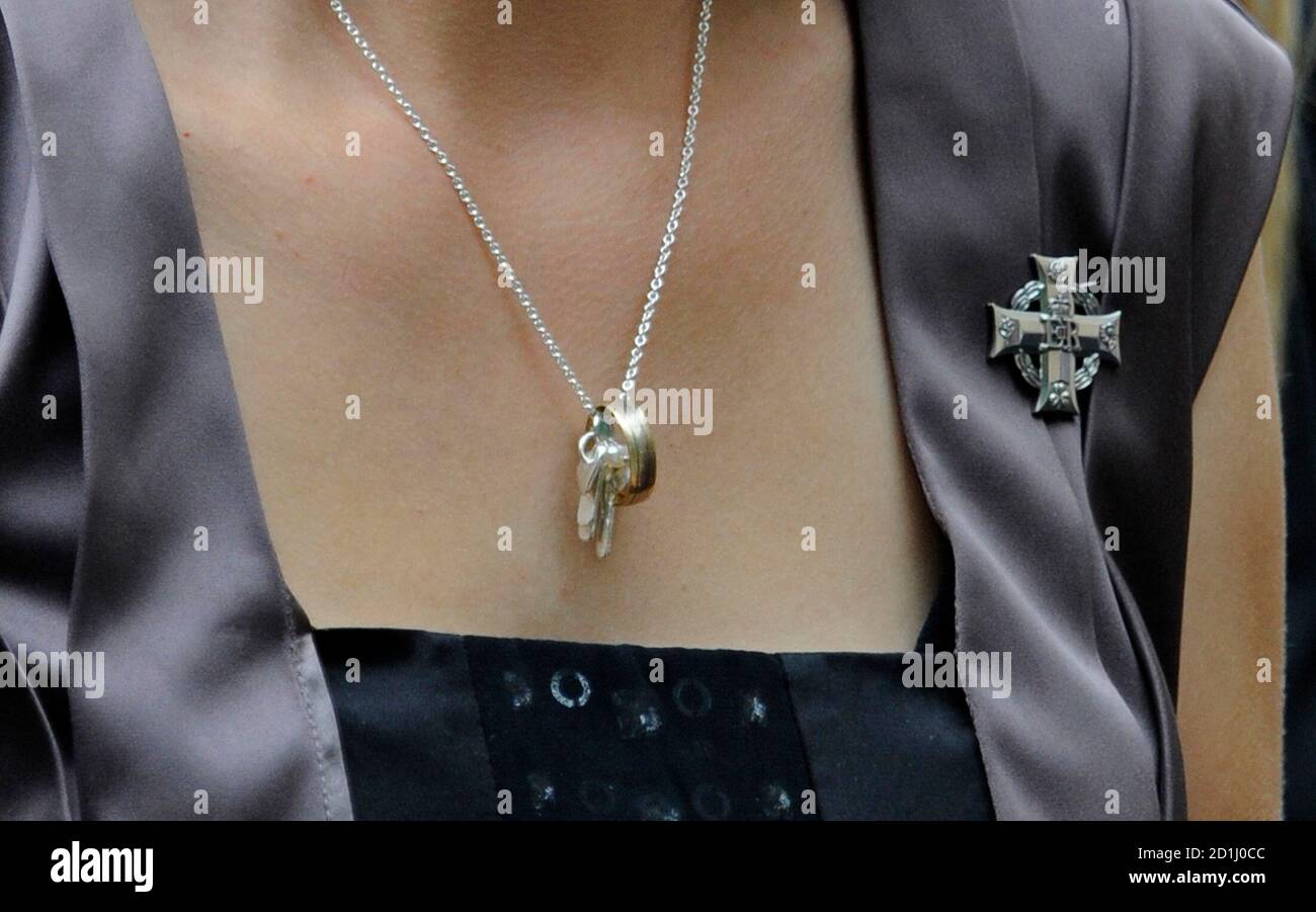 Elizabeth cross medal hi-res stock photography and images - Alamy