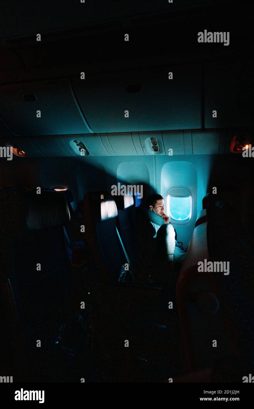Airplane passenger hi-res stock photography and images - Alamy