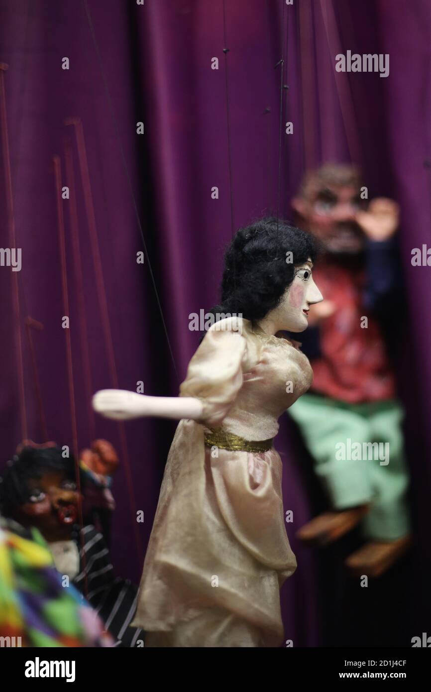 Man puppet strings hi-res stock photography and images - Alamy