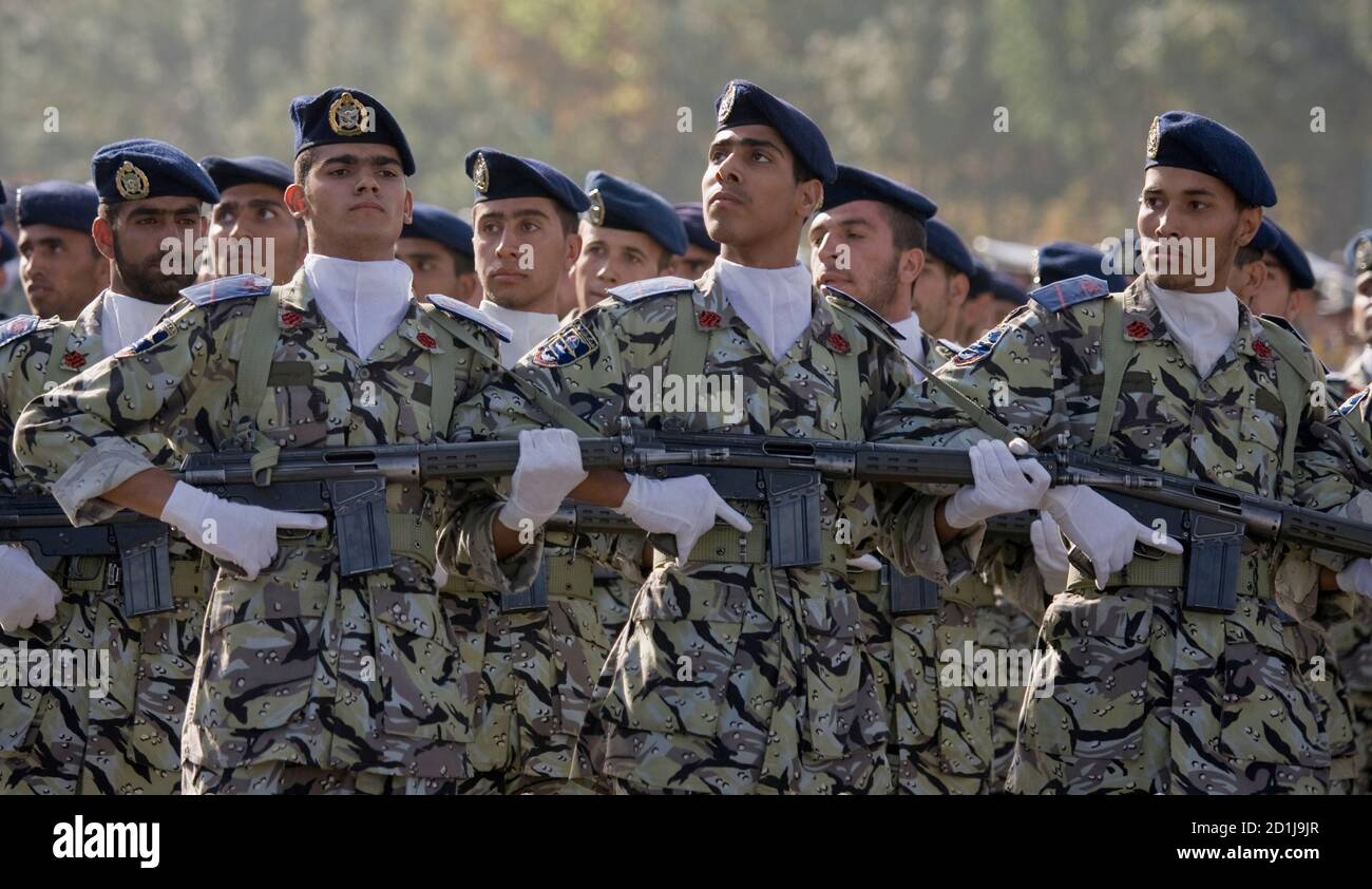Iranian army hi-res stock photography and images - Alamy