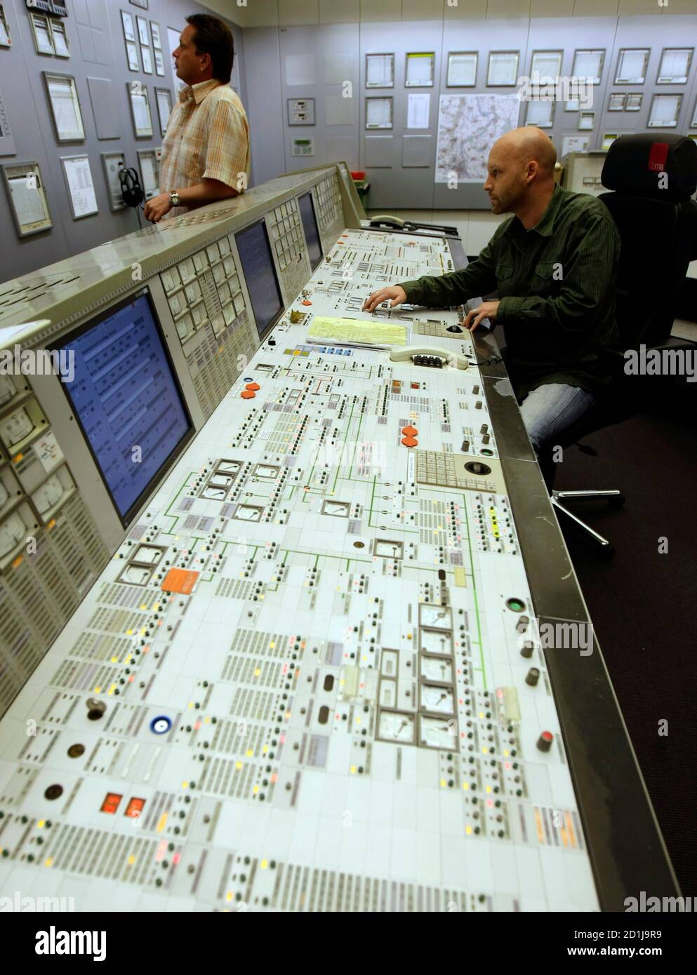 Uranium rods in a nuclear reactor hi-res stock photography and images ...