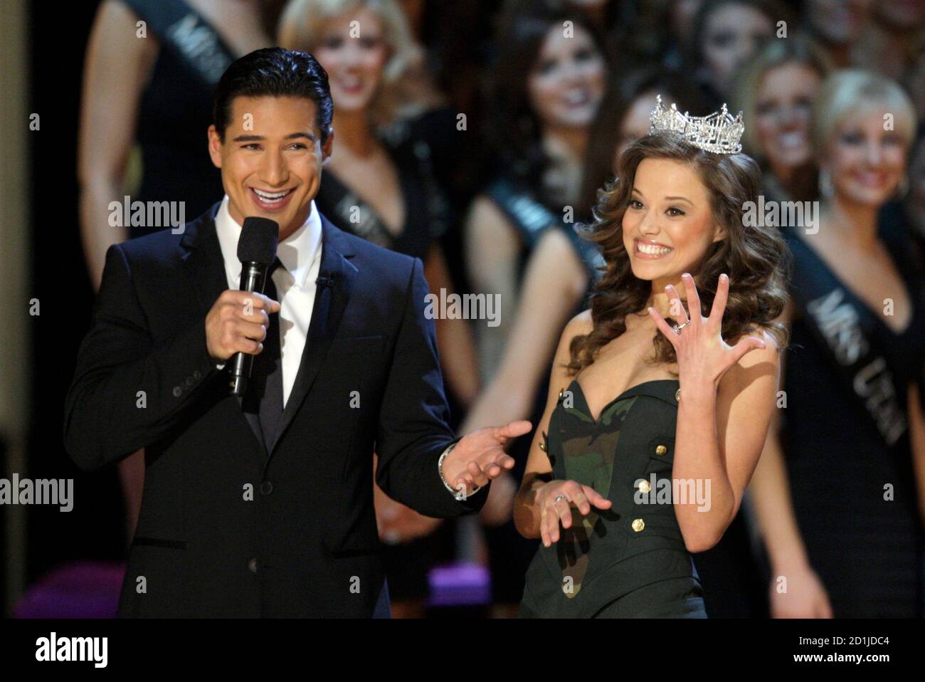 Mario lopez 2009 miss america hi-res stock photography and images - Alamy