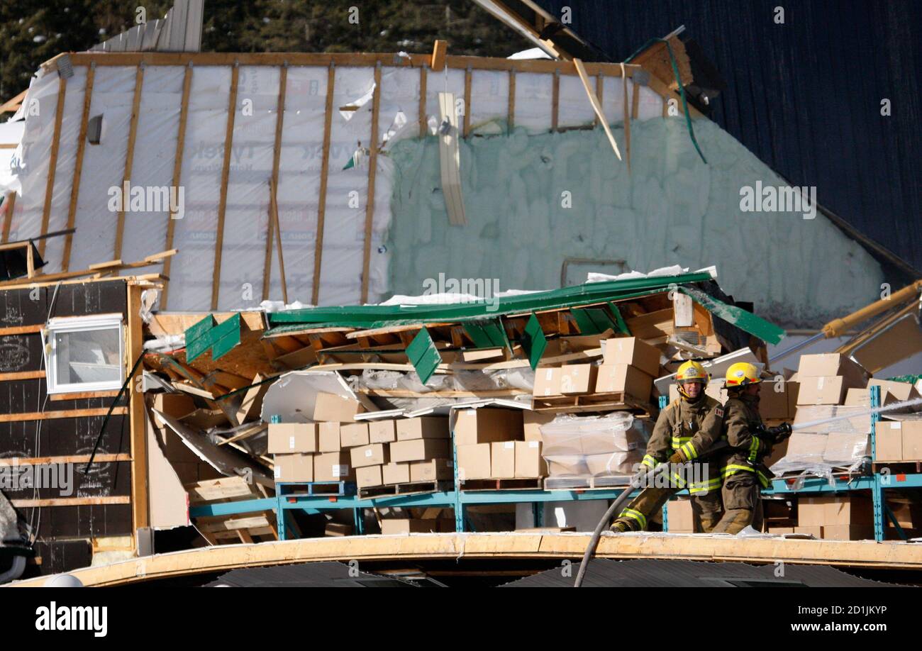 Inside warehouse on fire roof hi-res stock photography and images - Alamy
