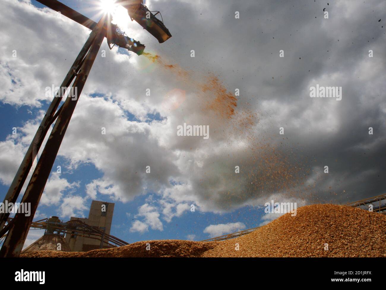 Pulp and paper mill maine hi-res stock photography and images - Alamy