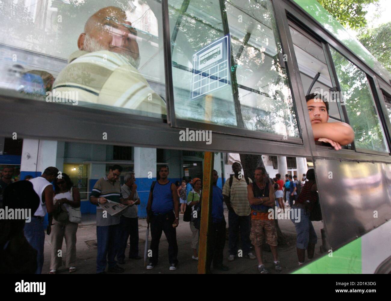 Cuban commuter bus hi-res stock photography and images - Alamy