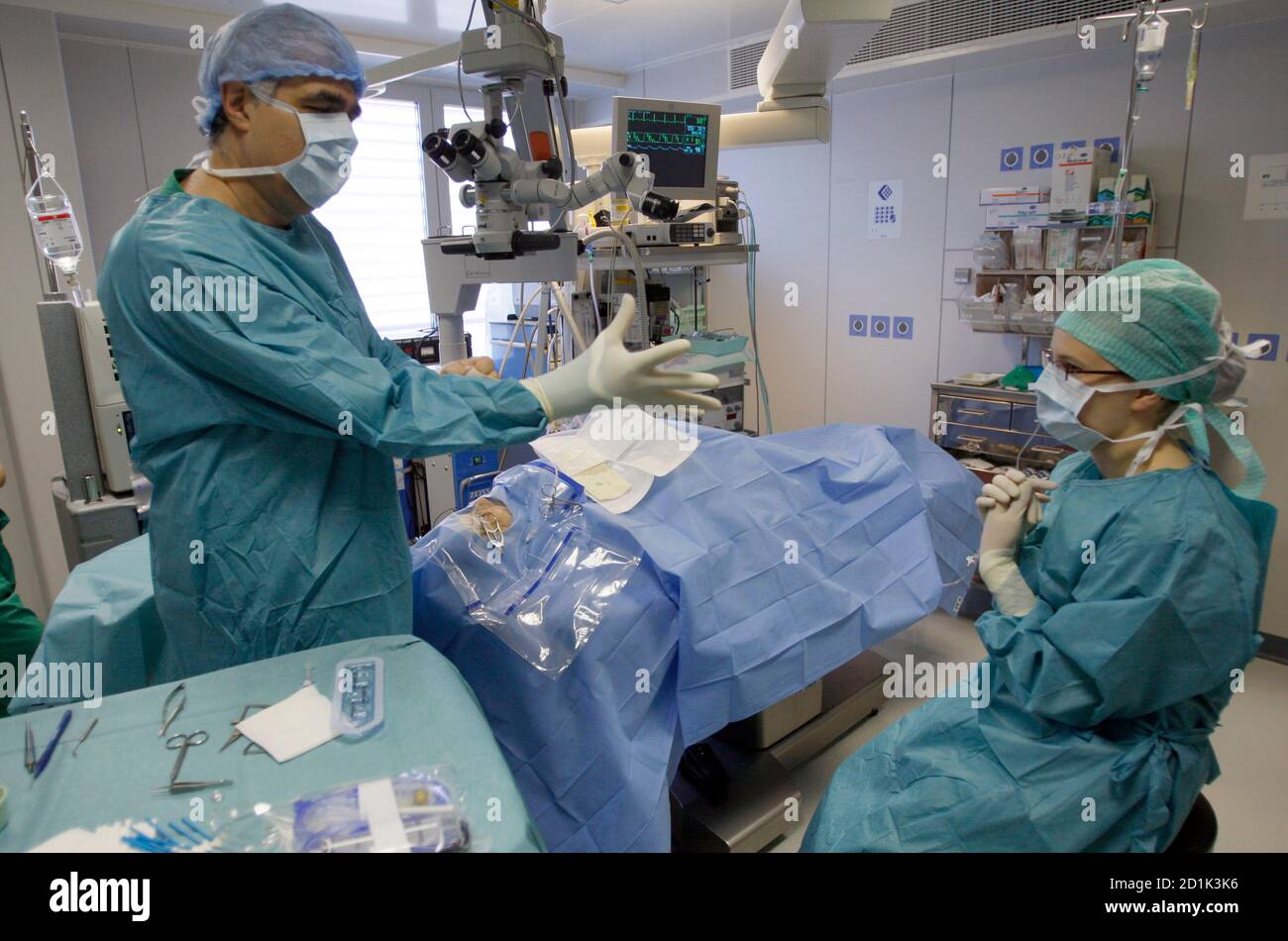 Retinal detachment surgery hi-res stock photography and images - Alamy