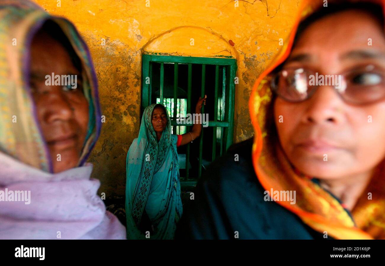 Indian election polling booth bengal hi-res stock photography and ...