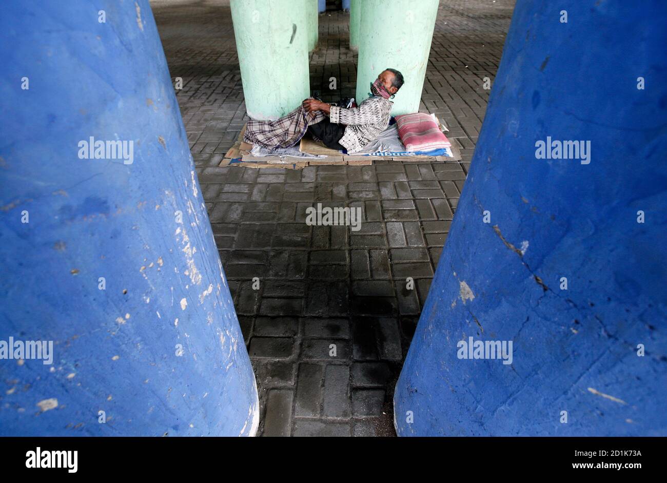 Jakarta road poverty hi-res stock photography and images - Alamy