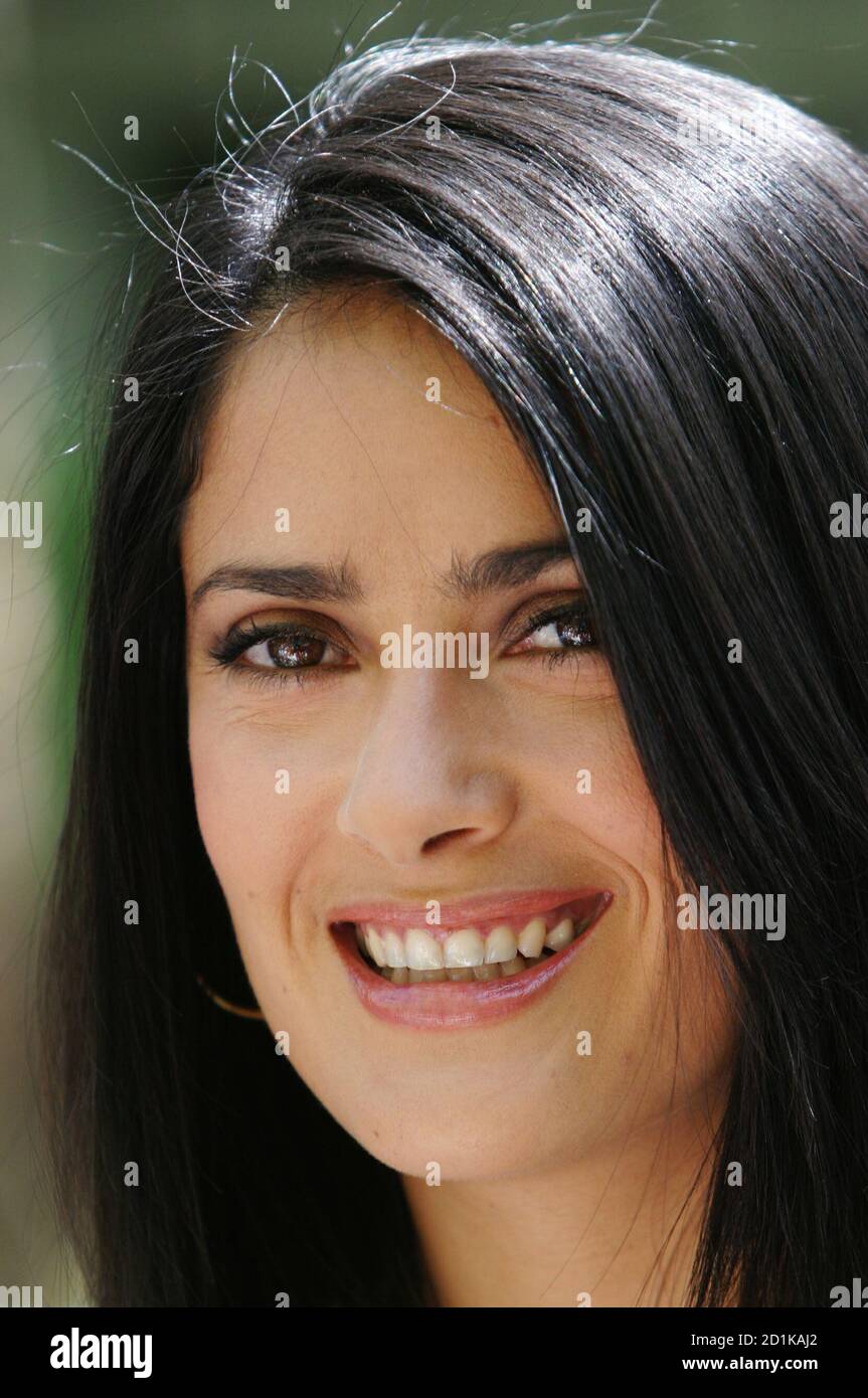 Mexican actress salma hayek poses hi-res stock photography and images ...