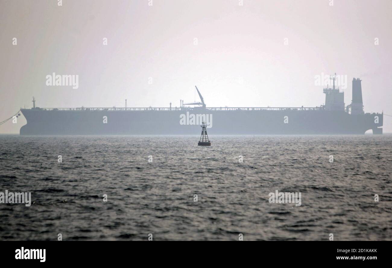 Iran oil tanker hi-res stock photography and images - Alamy