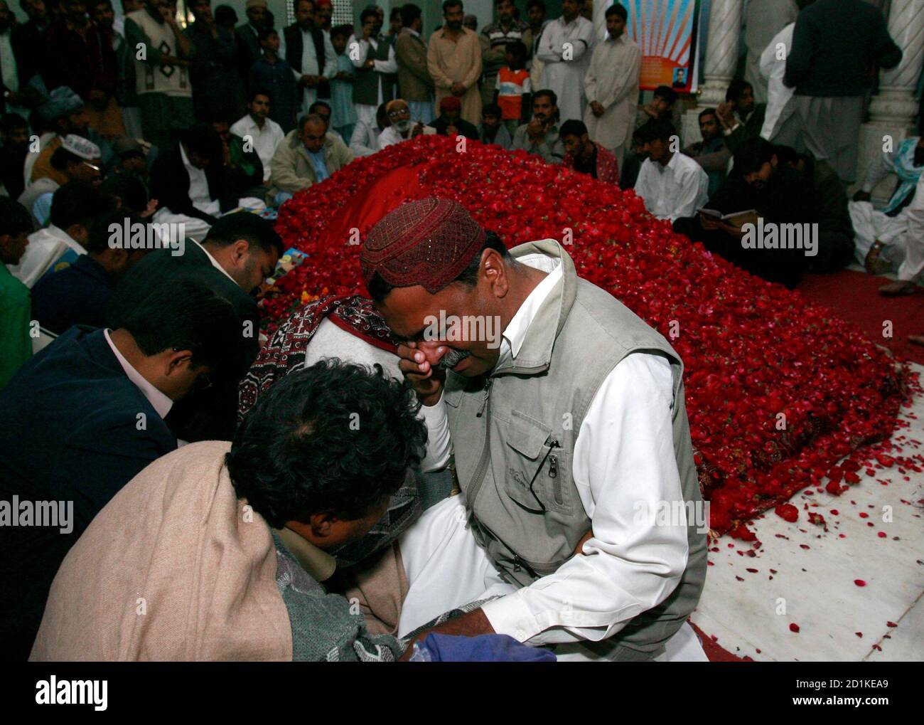 Benazir bhutto death hi-res stock photography and images - Alamy