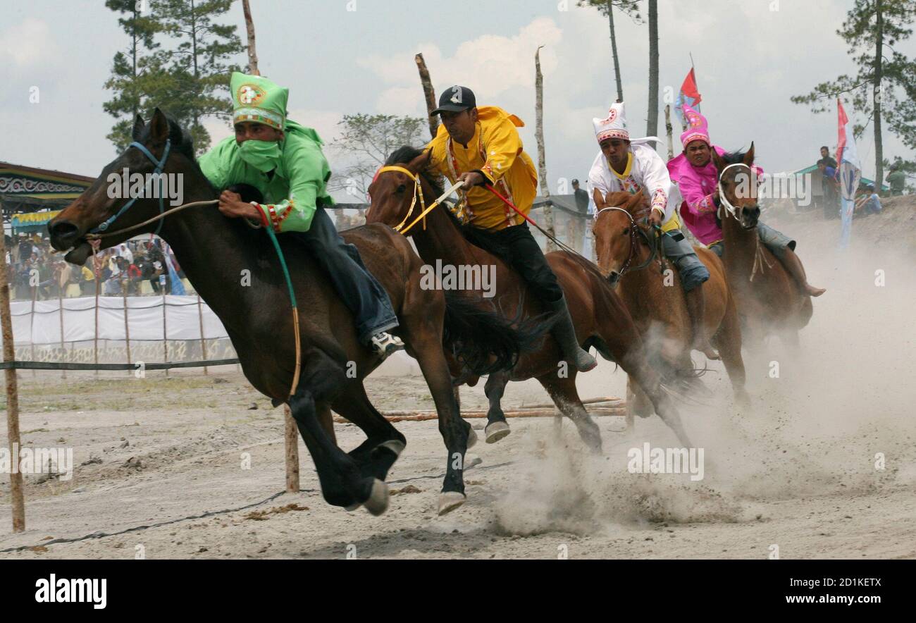 Kude hi-res stock photography and images - Alamy