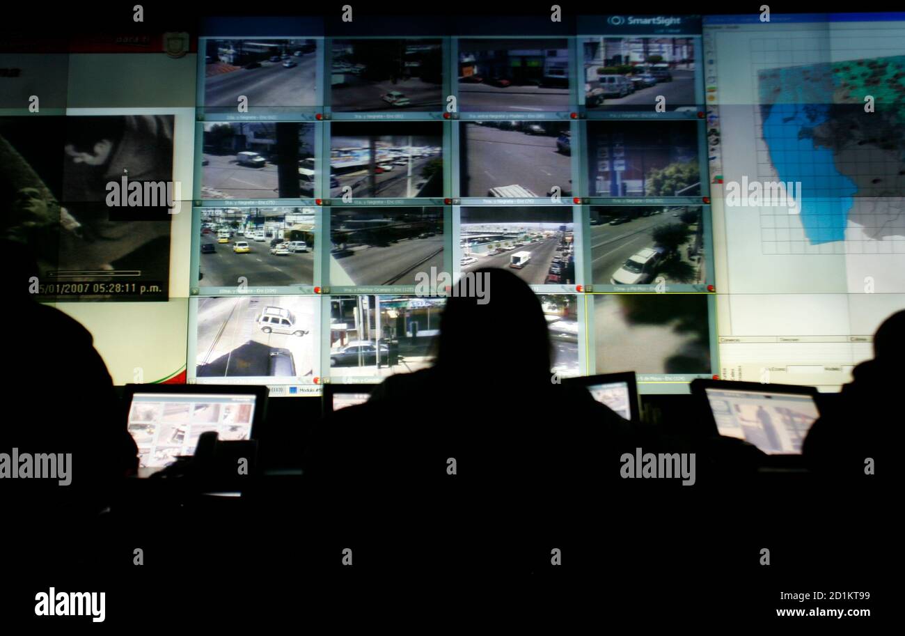 Police command center hi-res stock photography and images - Alamy