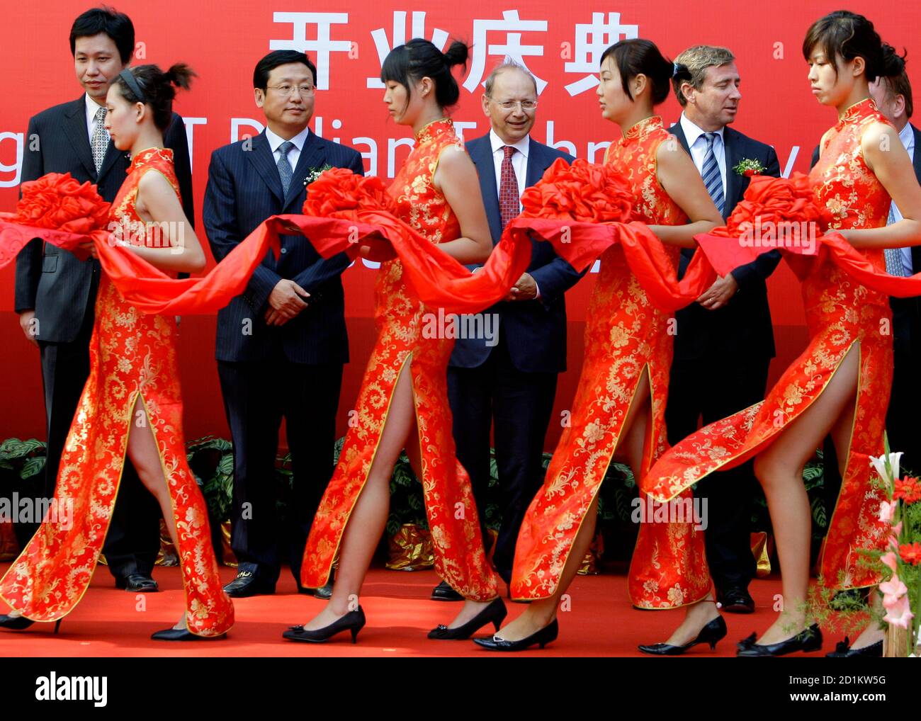 The mayor of the chinese city of dalian hi-res stock photography and ...
