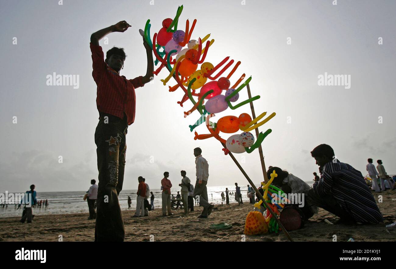 India balloon street hi-res stock photography and images - Alamy