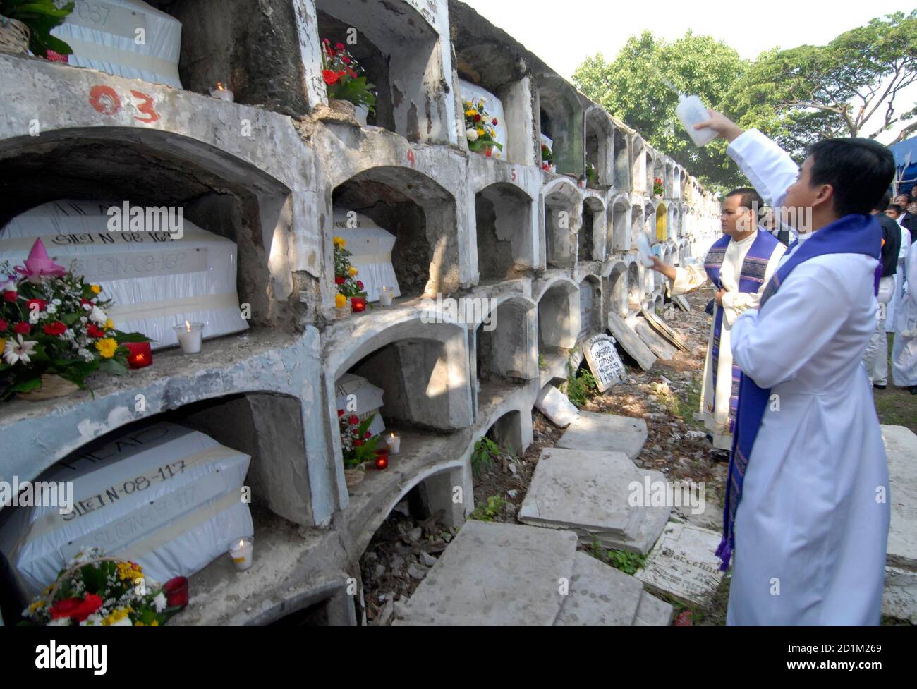Crew dead hi-res stock photography and images - Alamy