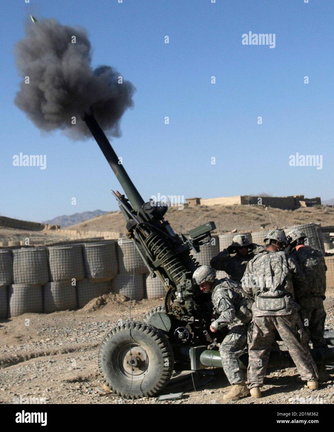 105mm Howitzer High Resolution Stock Photography and Images - Alamy